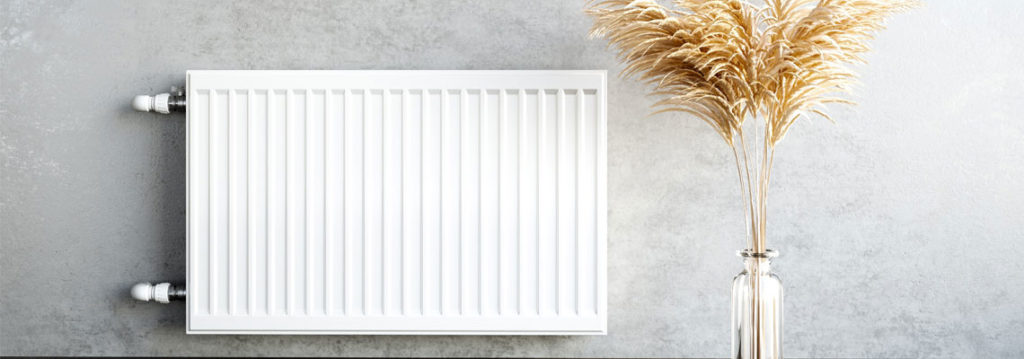 Remplacer un radiateur avec clés à molette et à vis BTR